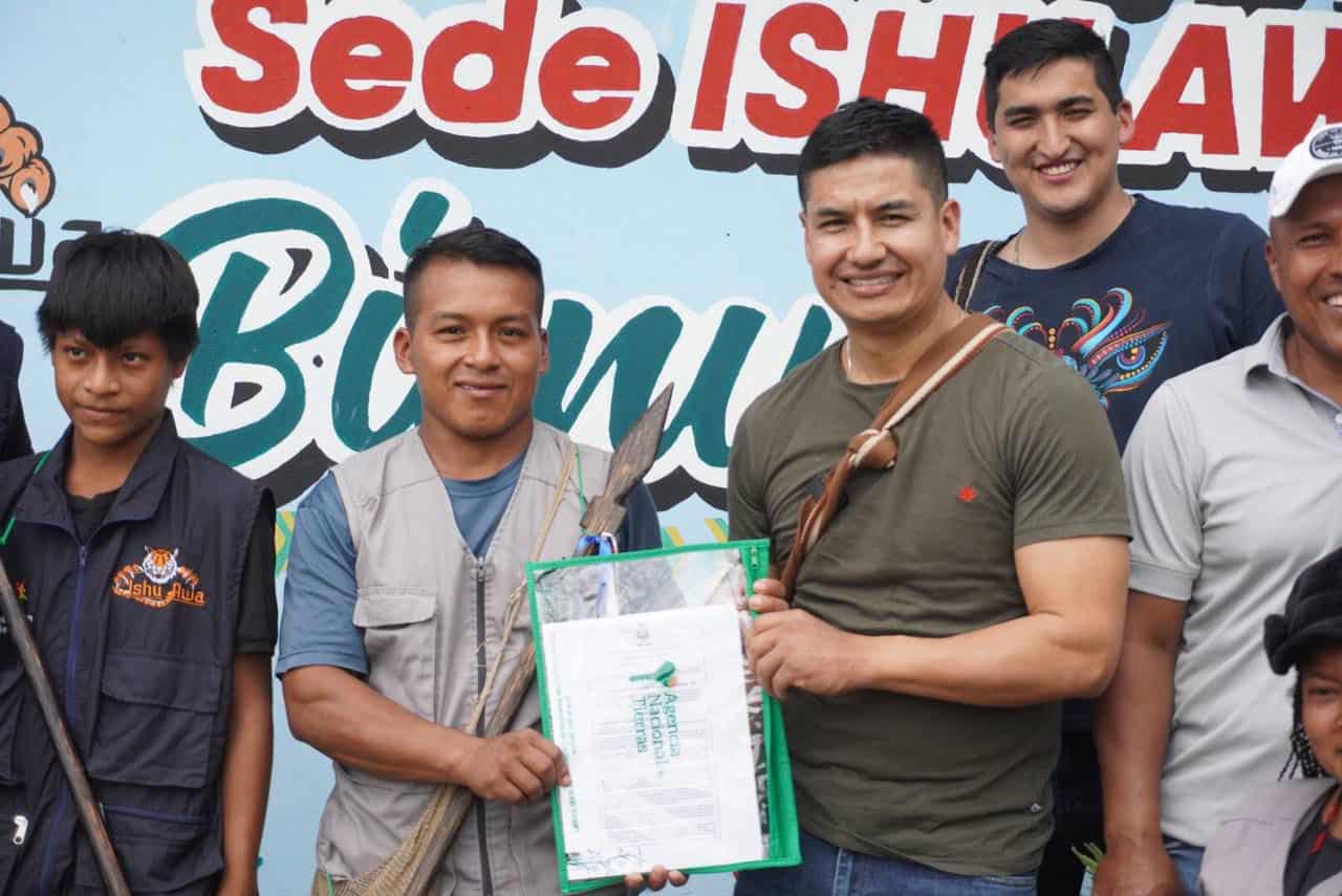 Más de 2.400 hectáreas del Piedemonte Amazónico fueron entregadas a la comunidad del Resguardo ...